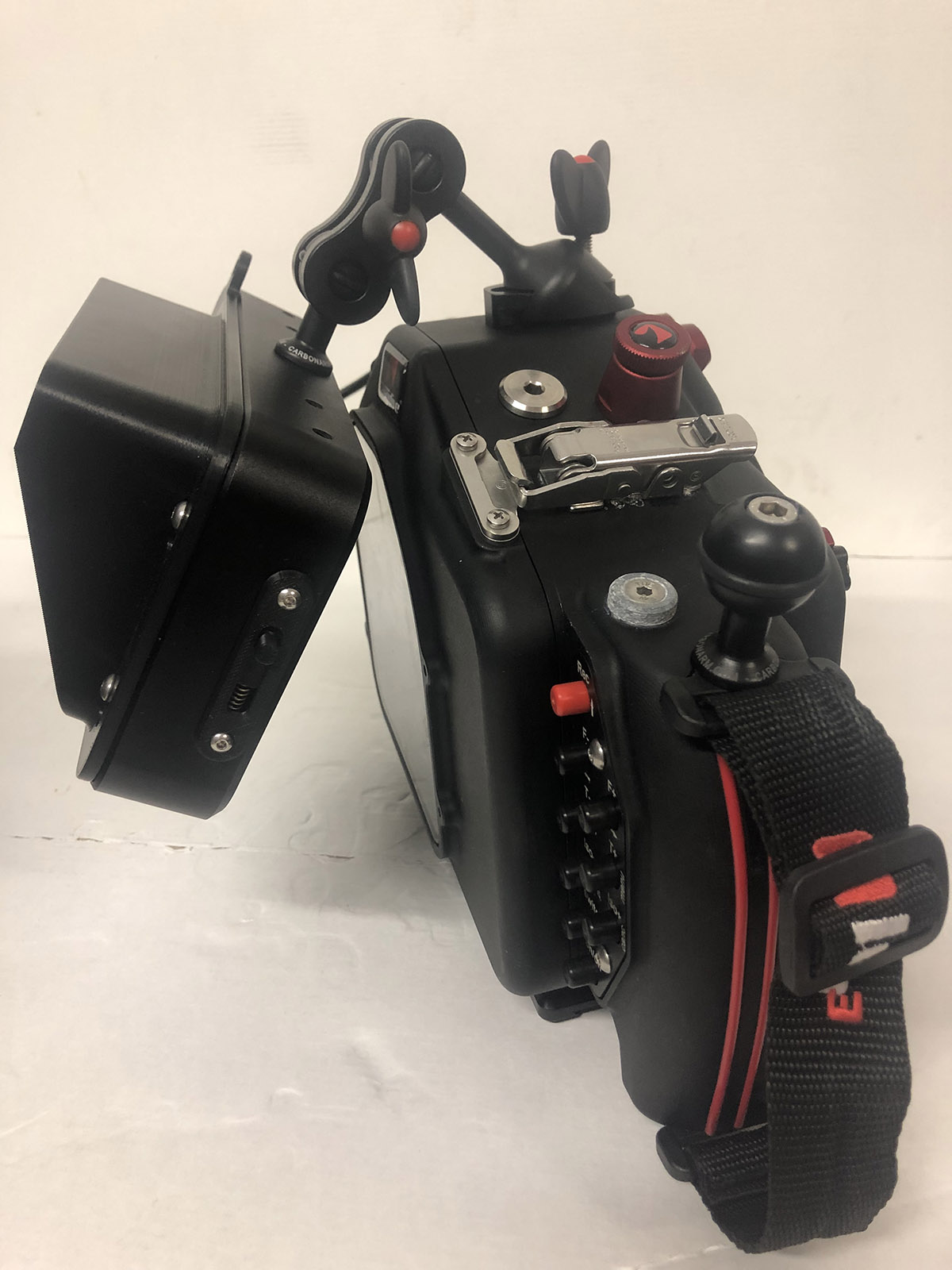 I monitor esterni di Easydive articolo su Scubaportal, portale ...